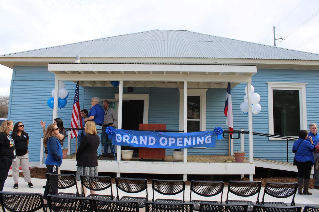 Herald-Zeitung: New Braunfels ISD unveils renovated Gateway building to help serve special ed ...